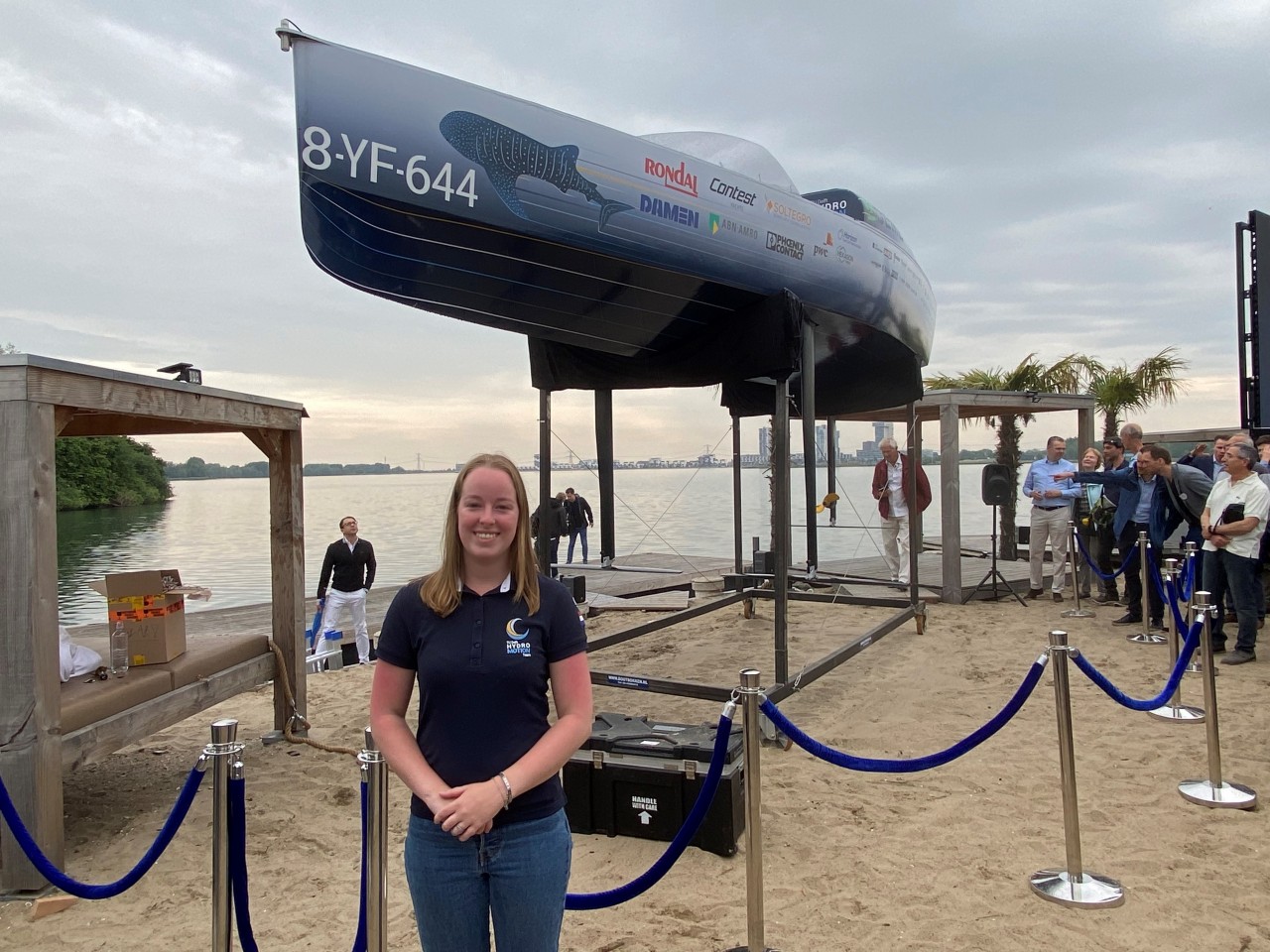 TU Delft student Fleur Jansen onthult nieuwe waterstofboot